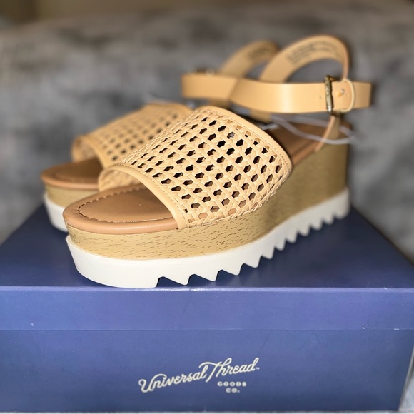 Universal Thread Goods Co. | Shoes | Alba Sandals Memory Foam Brand ...